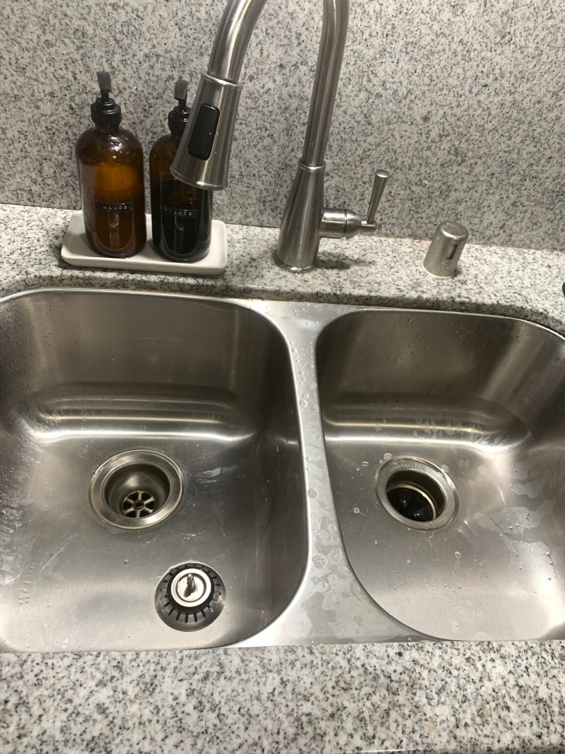How To Clean Your Kitchen Sink | 6 Easy Steps To A Clean Stainless ...
